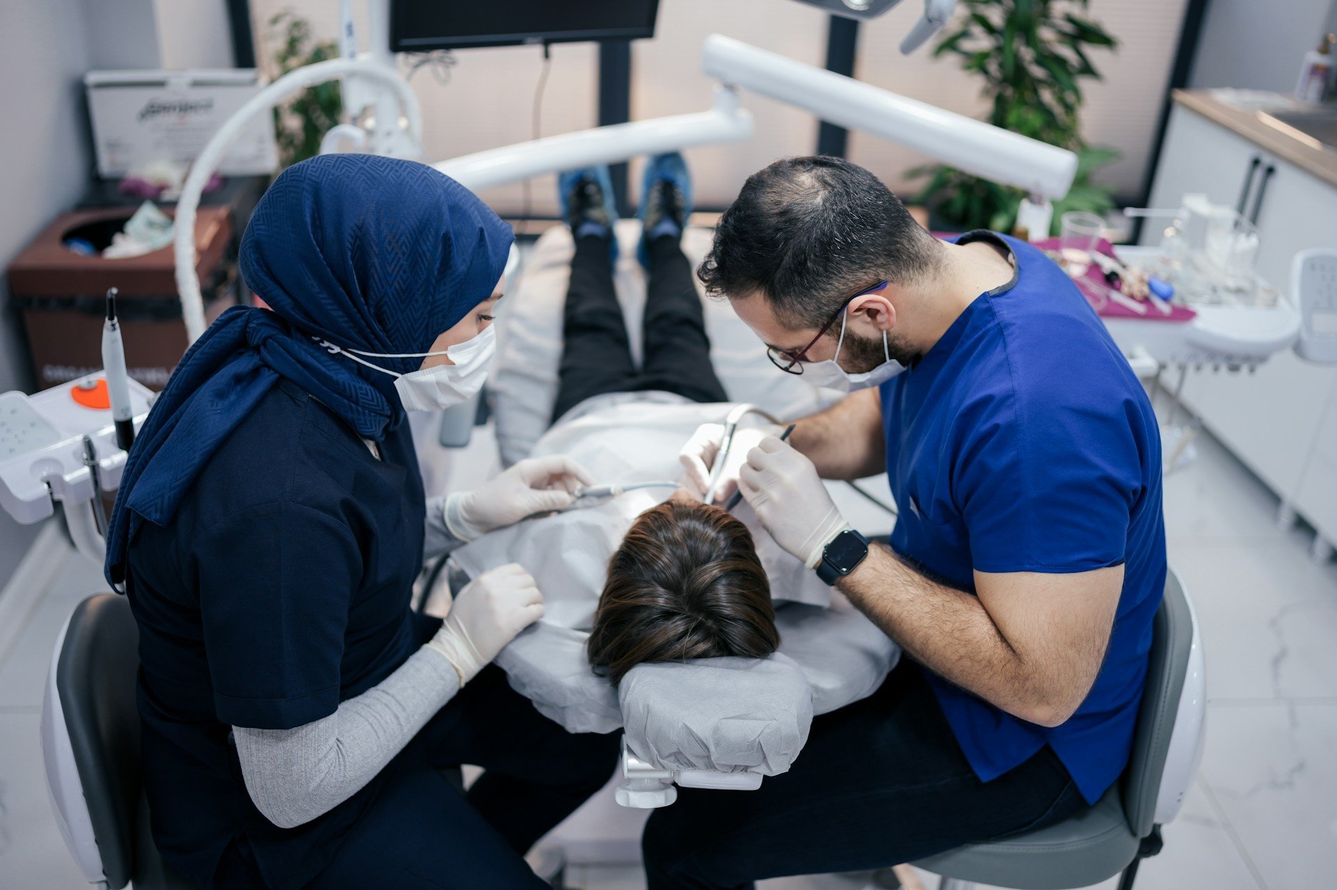 Examining the Benefits of Minimally Invasive Oral Surgery Techniques